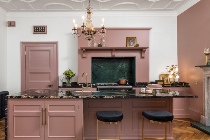 Bespoke pink and green kitchen entertains in this Victorian home in ...
